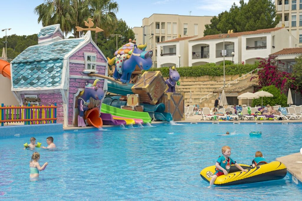 Aloha Hill Club - MamaGoesHere | Kindvriendelijke vakanties voor het ...