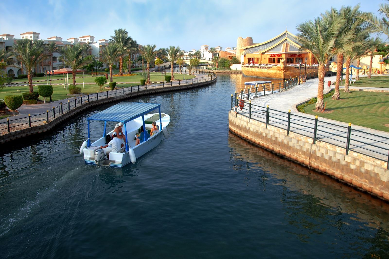 Dana Beach Resort - MamaGoesHere | Kindvriendelijke vakanties voor het ...